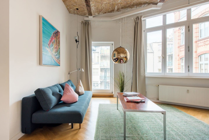 *New* Fully Renovated 1-bedroom Loft Space 3 Floor - Berlín