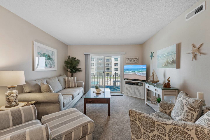 Coastal Comfort & Ocean Views - 2br/2ba Condo On New Smyrnas Non-driving Be - New Smyrna Beach, FL