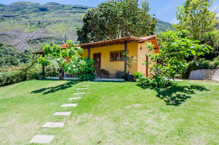 Araras - Charming 2-bedroom Chalet - Near Belle Brunal - Petrópolis