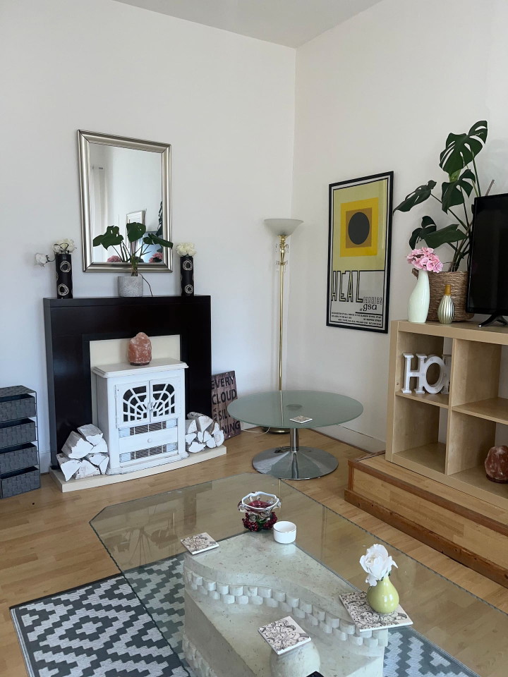 Modern High Ceiling Flat - Loch Lomond