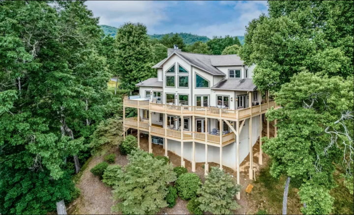Summit Escape | Golf Course, Hot Tub, Sleeps 10 - Cherokee, NC