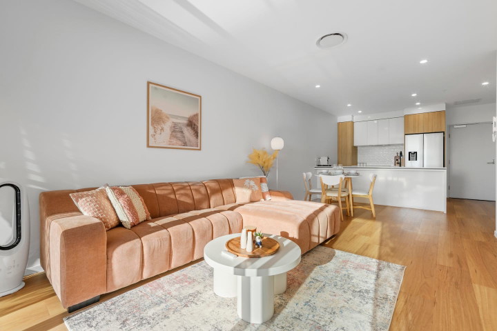 Luxury Riverfront Apartment | 2br With Parking - Surfers Paradise