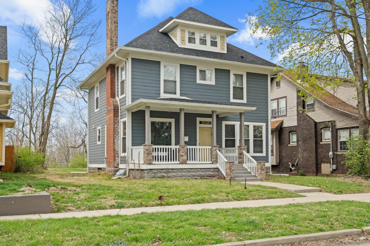 Creekside Craftsman On The Monon Trail - Lucas Oil Stadium - Indianapolis