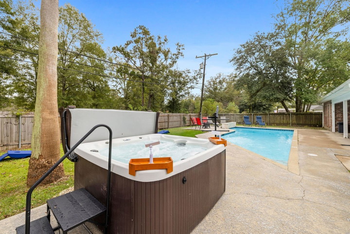 3 Kings, Hot Tub, Pool & Game Room - Hammond, LA