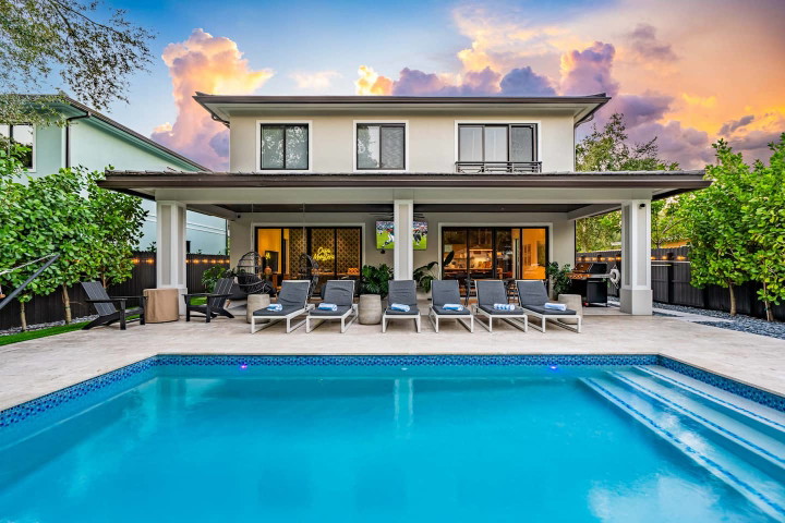 Casa Monstera | Heated Saltwater Pool | Game Room - Fort Lauderdale