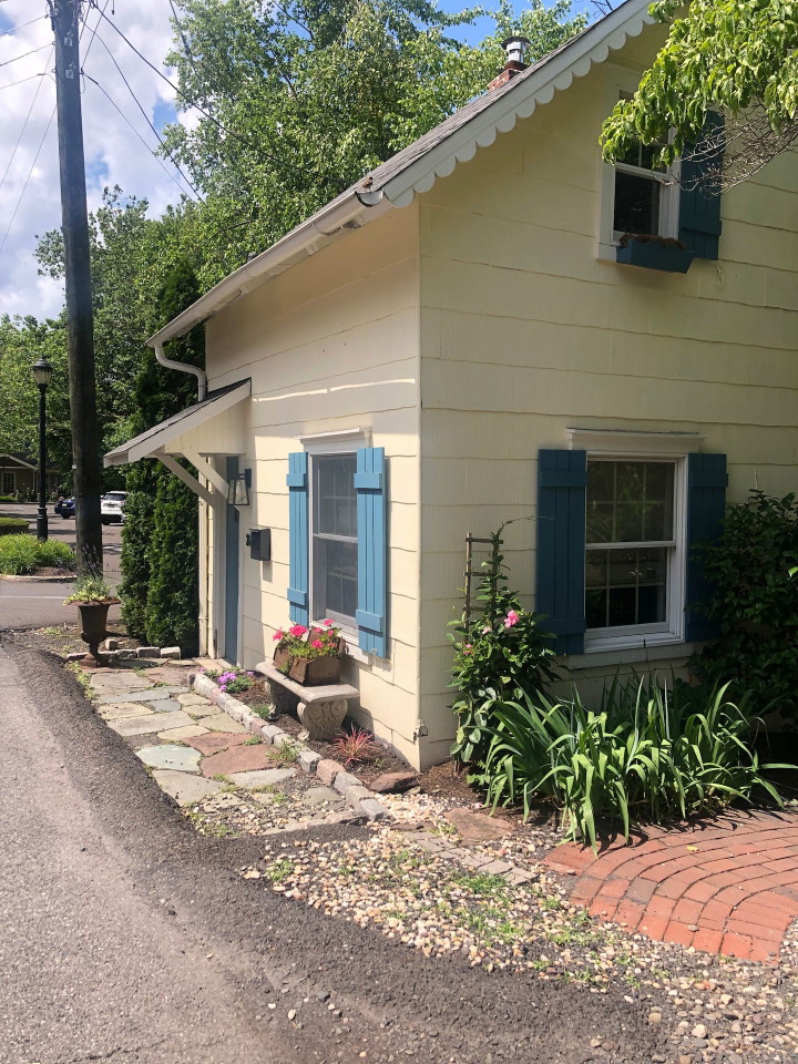 Historic Tiny Cottage On The Delaware Canal - Trenton, NJ