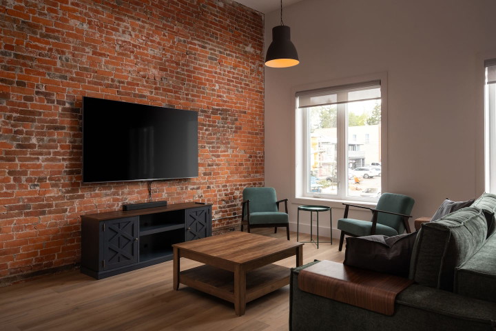 The Beamsville Loft  Wine, Charm & History - Beamsville