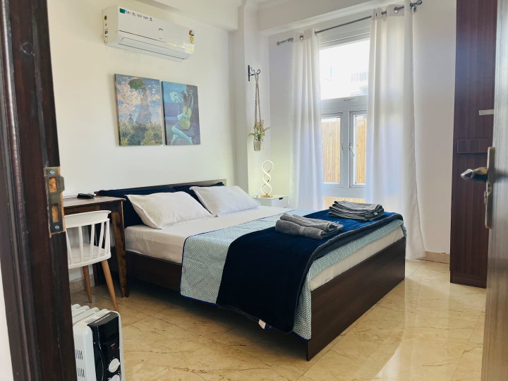 A Majestic Airy Flat With Full Kitchen| Nr Airport - Delhi
