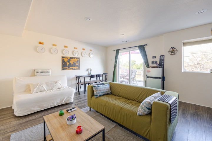 Quite Spacious Apt W/game Table, Pool, Bball Court - Colorado Springs