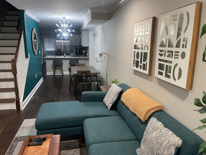 Renovated 2br/2ba Row Home - Baltimore