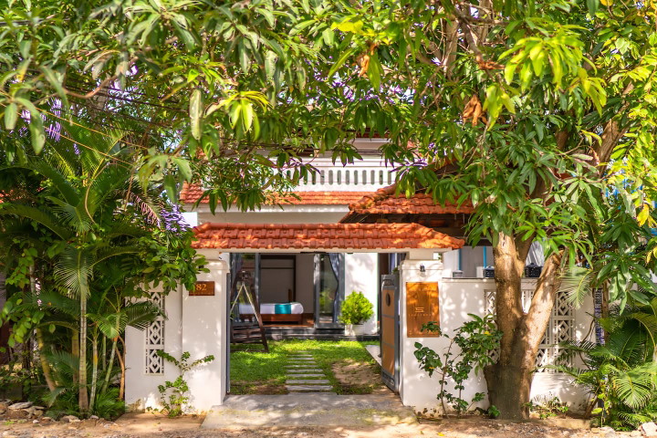 Beachfront 5br | Step To Sea From Private Garden. - Vietnam