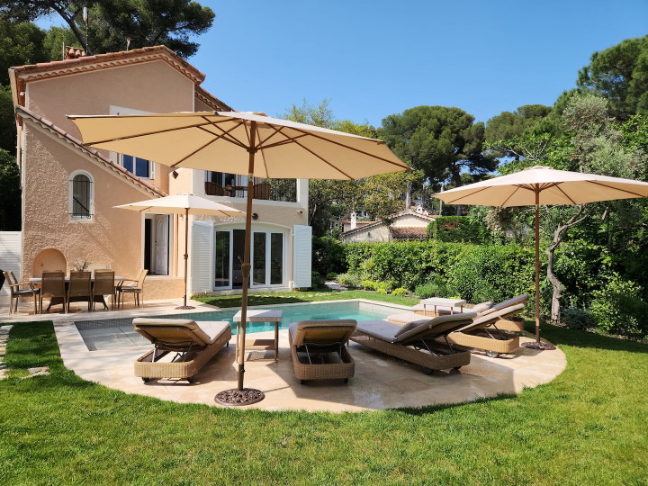 Beautiful And Luxurious Villa On Cap Dantibes - Antibes