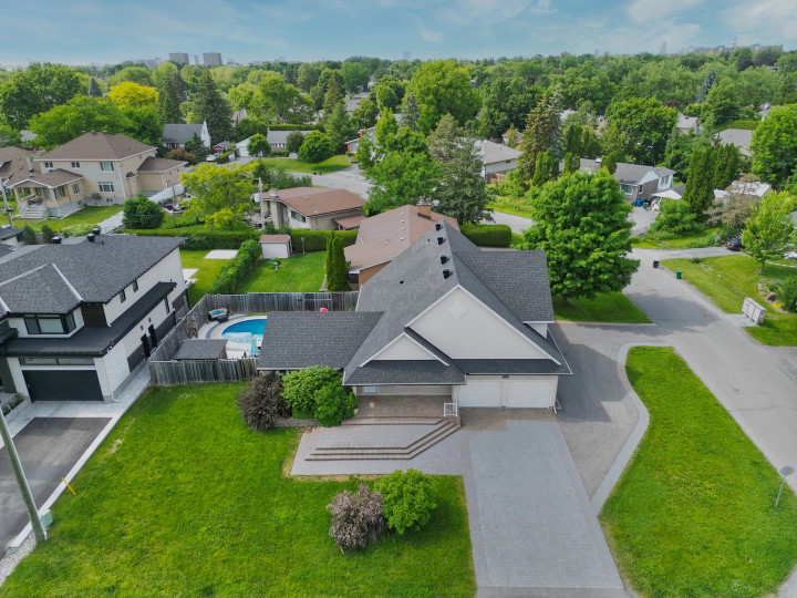 Central Location | Heated Salt Pool | Luxury 5 Bed - Ottawa