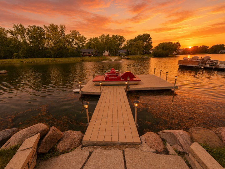 Sunset Cove Lakehouse-paddle Boat-hottub-billiards - Rockford, IL
