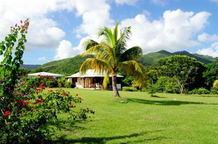 Pleasant 3-bedroom Bungalow In Diamant "La Citronnelle" - Martinique