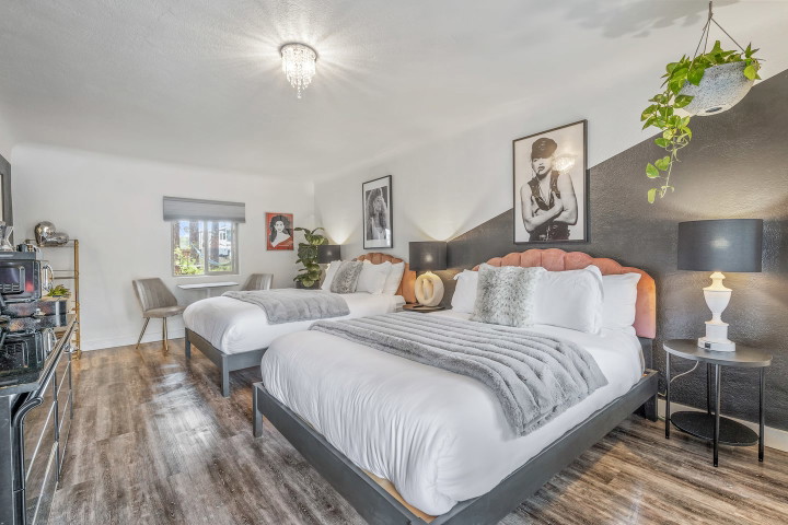B. Iconic: Feel The Power In This 2-bed Room - Bandon, OR