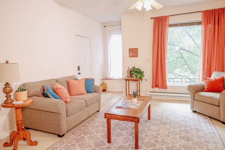 Charming Historical Brownstone Near Universities - Saint Paul, MN