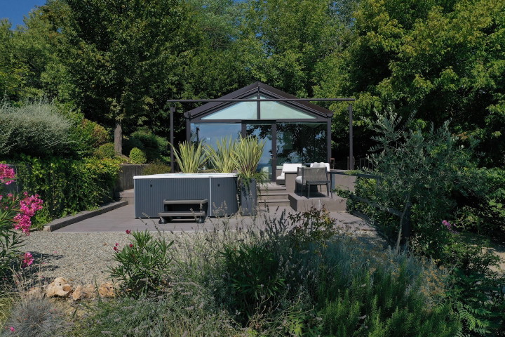 Glass House & Spa Italy - Italy