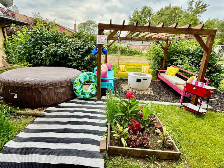 Fun, Funky Iowa Themed Fair Bnb W/game Room - Altoona, IA