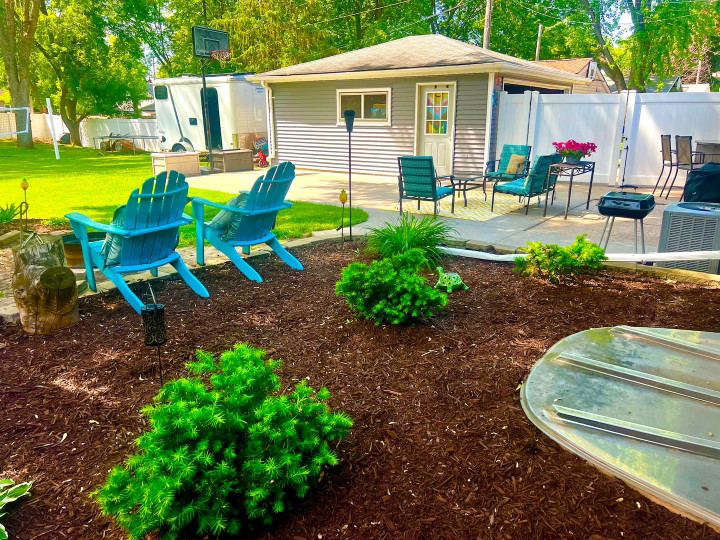 Family Fun House-theater-large Fenced In Backyard - Appleton, WI