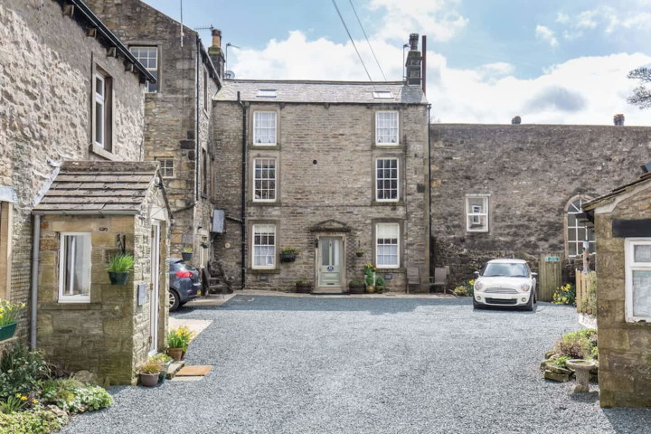 Fern House, Grassington; Central Yet Parking & Quiet, Light & Period Elegance - Grassington
