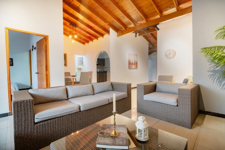 Style And Comfort In Laureles - Near Stadium And 70 - Medellín