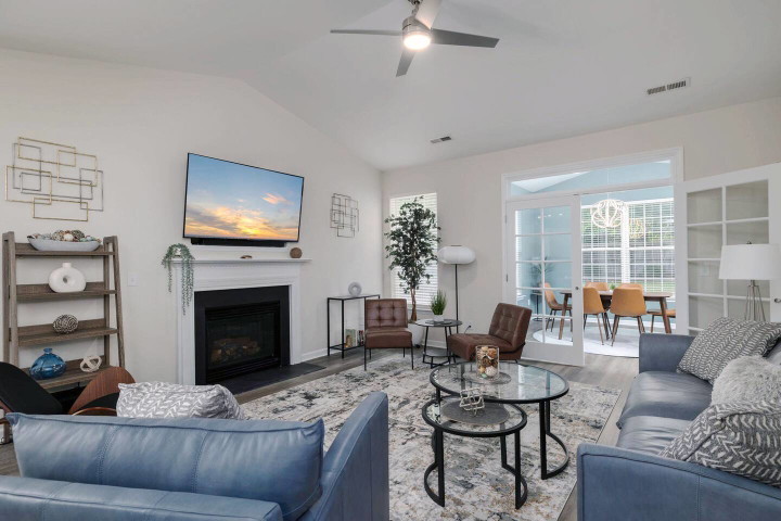 High Point's Gem! Group Friendly! Five Bedrooms! - High Point, NC