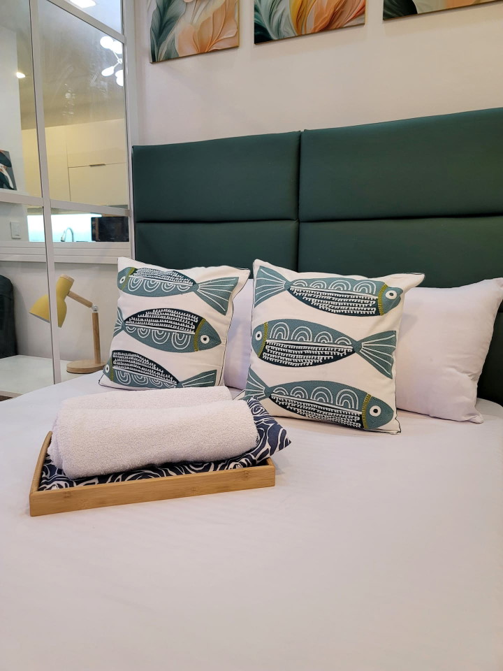 Penthouse Ii (45th) @ The Victoria De Morato Qc - Quezon City