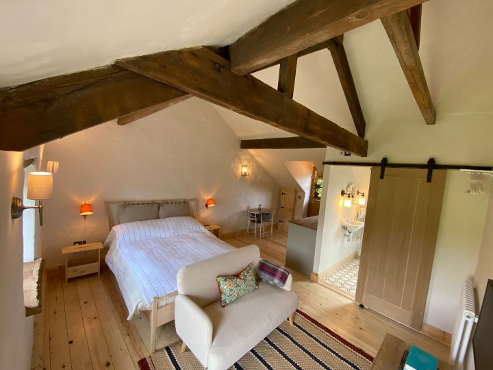 Cosy Studio With Beautiful Views - Usk