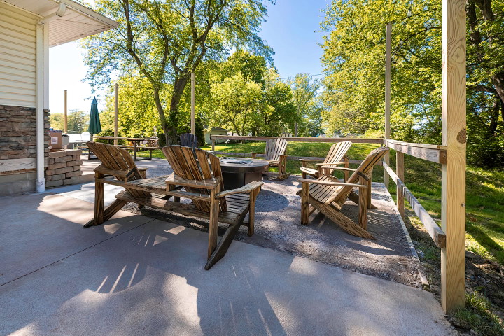 New! Private Beach Access + Hot Tub | Sleeps 10-12 - North East, PA
