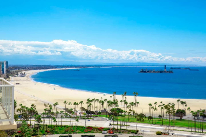 *Ocean Views 2 Bed-5 Min Walk To Conv Center* - Long Beach, CA