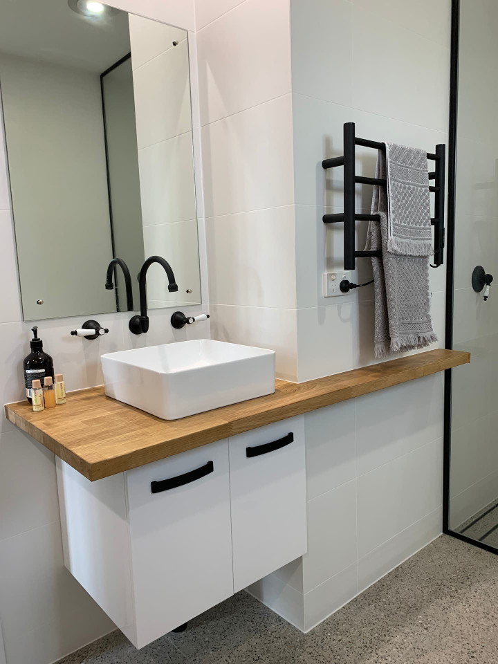 The Udder Place -  Tradies - Long Stays Welcome - Murray Bridge
