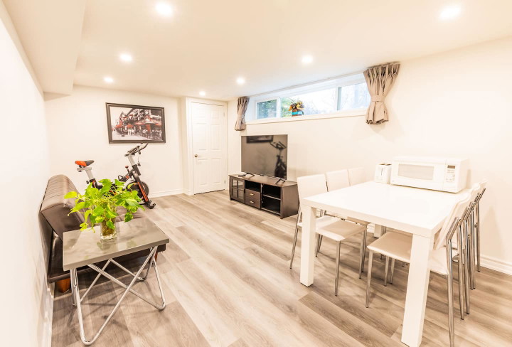 Private 2 Bedrooms, 2 Bathrooms, Dedicated Free Parking, Huge Basement - Markham, Canada