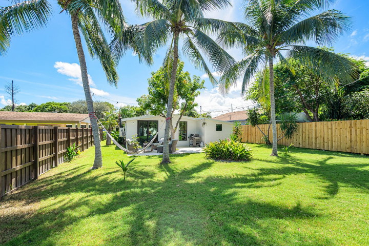 Cozy Private House With Lush Yard - Boca Raton, FL
