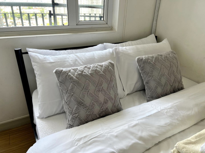 Resort Living In The City W/ Fast Wifi & Netflix - Taguig