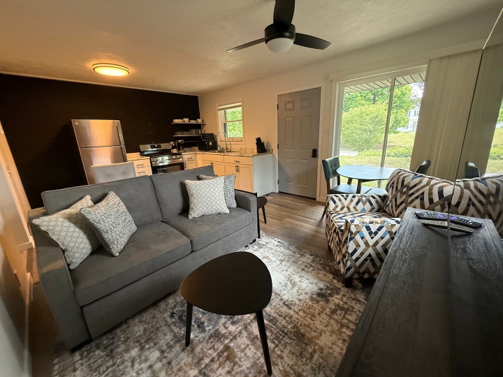 Mission-ready 1-bed Apartment  Corporate Housing - Mooresville, IN