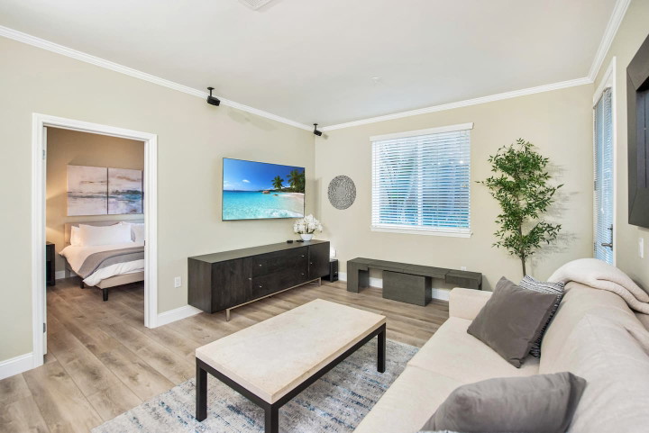Resort-style Irvine Condo | Luxe Upgrades Pool Gym - Newport Beach, CA
