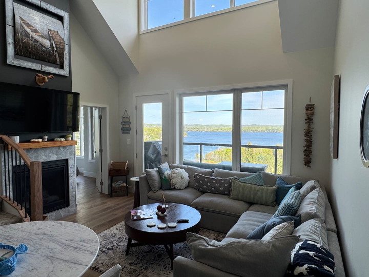 Muskoka Treetop Escape | Two Luxury Lofts - Huntsville