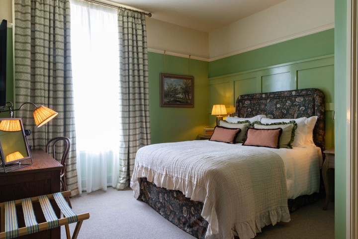 A Comfy Room At The Ragged Robin - 吉爾福德