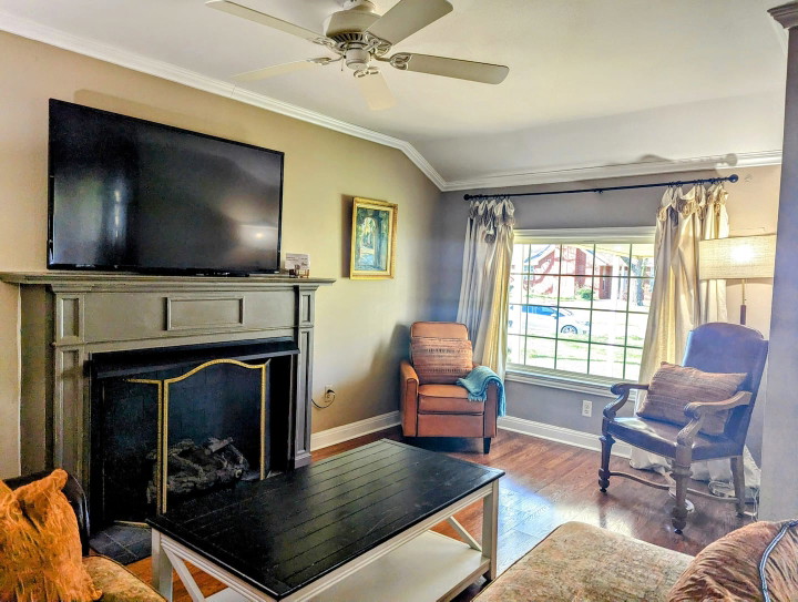 Homey Escape Minutes From Anything You Could Need!  Free Wifi! - Wichita Falls, TX