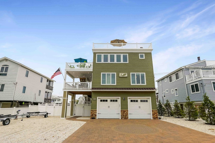 121 Auburn Road. Lagoon Front - New Jersey