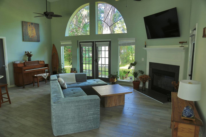 Sun-kissed Cozy Stay - Port Orange, FL