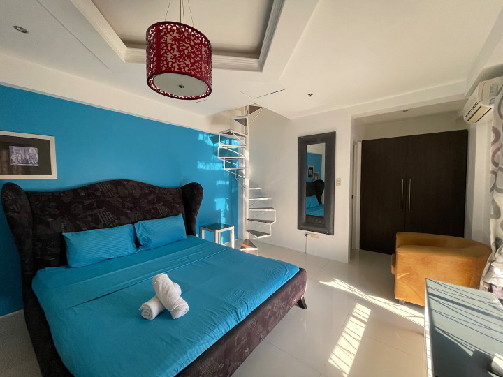 Kandi Grosvenor Blue Loft 1br - Angeles