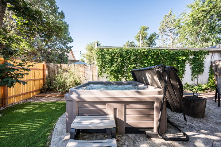 Across From The Park With Fenced Yard And Hot Tub - Colorado Springs, CO