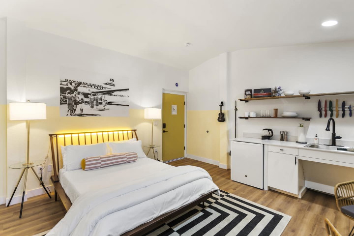 Kawelohea Studio Suite. Welcome - Chandler, AZ
