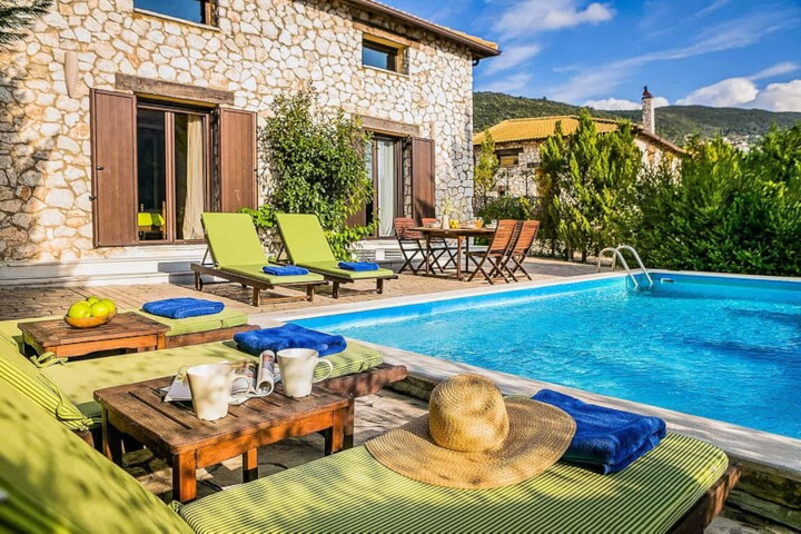 Villa Nefeli With Pool, 10' Drive From The Beach - Lefkada