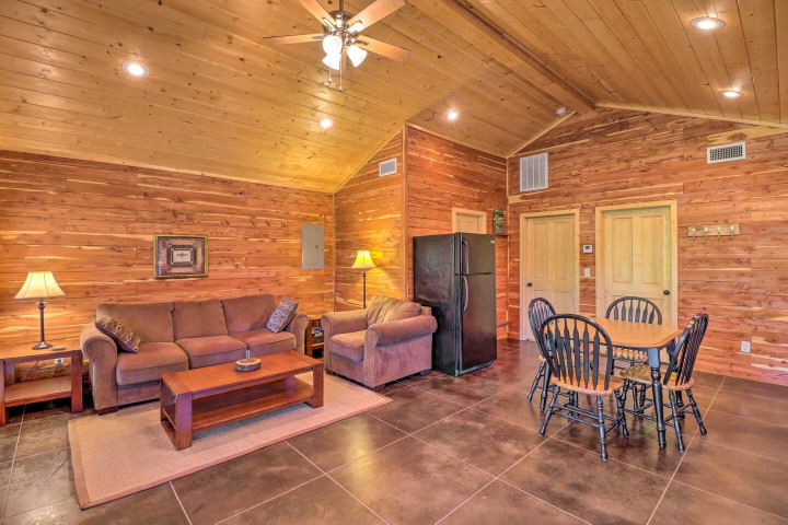 Heber Springs Cabin W/ Deck + River Views! - Heber Springs, AR