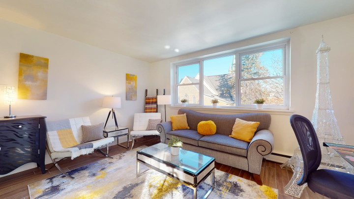 "April In Paris" A Chic 1 Bed Apartment With Wi-fi - London, ON, Canada