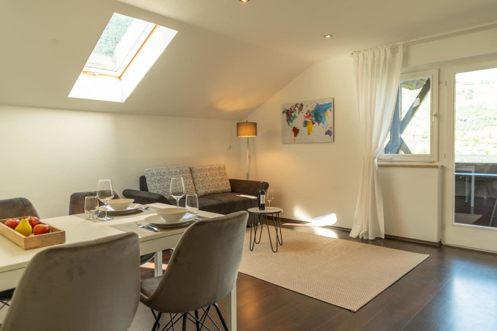 Schlossblick Apartment - Tirolo