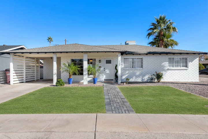 Exquisite Backyard Patio | New Remodel In Old Town - Scottsdale, AZ